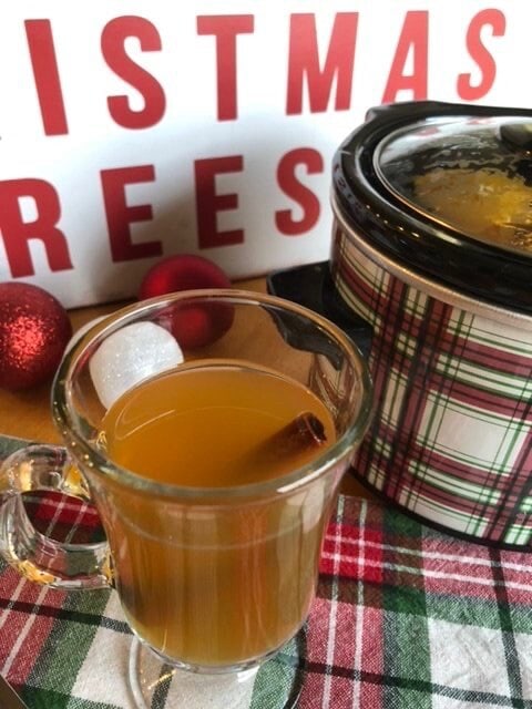 Easy Crock Pot Wassail [Wassil] - Missouri Girl Home
